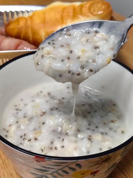 燕麦粥怎么煮才好吃_燕麦粥加什么更香-第1张图片-山城妙识