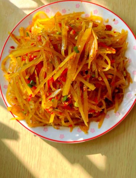 凉拌土豆丝怎么做才脆_凉拌土豆丝用焯水吗-第1张图片-山城妙识 凉拌土豆丝怎么做才脆_凉拌土豆丝用焯水吗-第1张图片-山城妙识