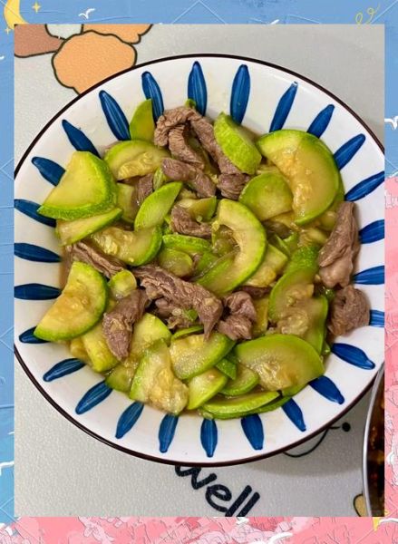 西葫芦炒肉片怎么做_西葫芦炒肉片的家常做法-第1张图片-山城妙识