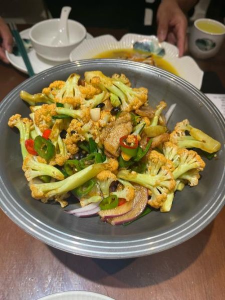 干锅花菜炒肉怎么做好吃_干锅花菜炒肉的家常做法-第3张图片-山城妙识 干锅花菜炒肉怎么做好吃_干锅花菜炒肉的家常做法-第3张图片-山城妙识