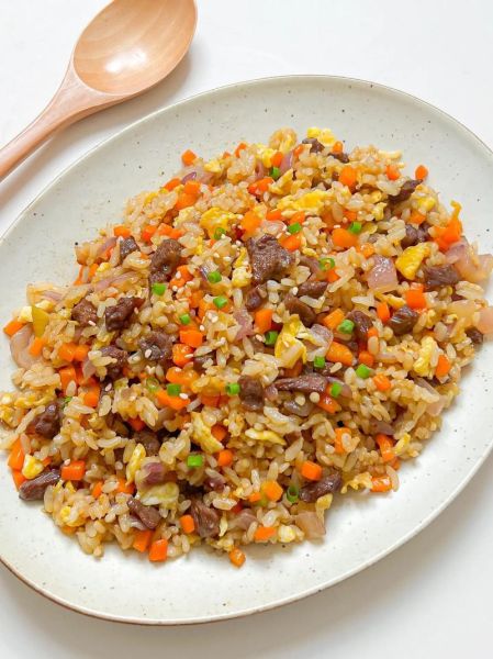 咖喱牛肉炒饭怎么做_咖喱牛肉炒饭的家常做法-第3张图片-山城妙识