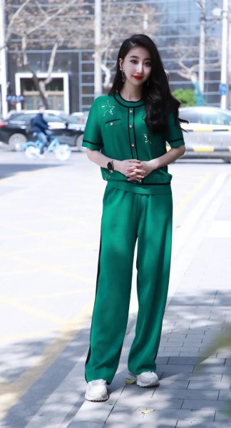 影儿诗篇女装怎么样_影儿诗篇女装价格贵吗-第2张图片-山城妙识