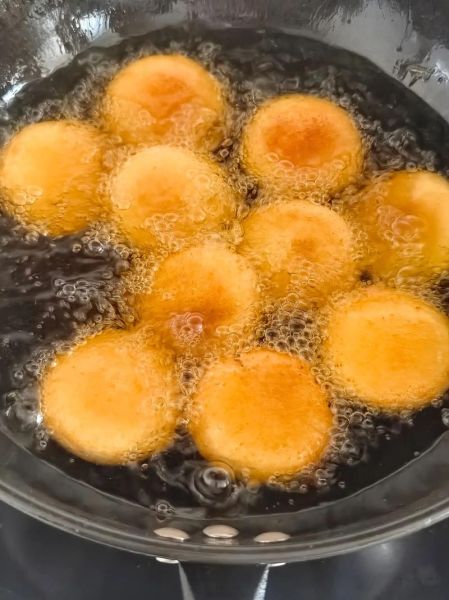 油炸糕怎么做_油炸糕的做法视频-第1张图片-山城妙识