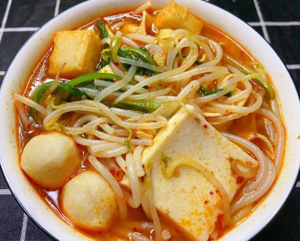 家庭版过桥米线怎么做_过桥米线汤料怎么配-第2张图片-山城妙识