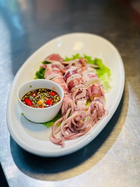 白灼鱿鱼怎么做才嫩_白灼鱿鱼焯水几分钟-第3张图片-山城妙识