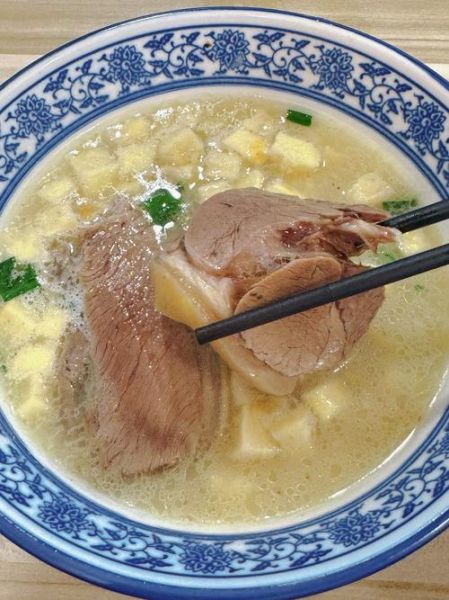 羊肉泡馍怎么做_正宗羊肉泡馍的简单做法-第3张图片-山城妙识 羊肉泡馍怎么做_正宗羊肉泡馍的简单做法-第3张图片-山城妙识