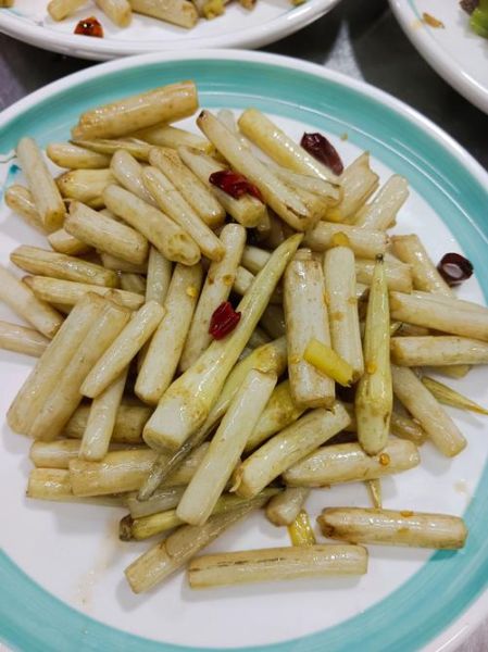 凉拌藕带怎么做好吃_凉拌藕带要不要焯水-第2张图片-山城妙识
