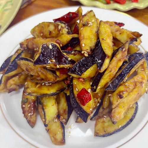 炸烧茄子怎么做_茄子怎么炸才不吸油-第1张图片-山城妙识