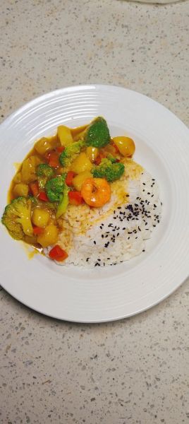 咖喱虾炒饭怎么做_咖喱虾炒饭家常做法-第1张图片-山城妙识