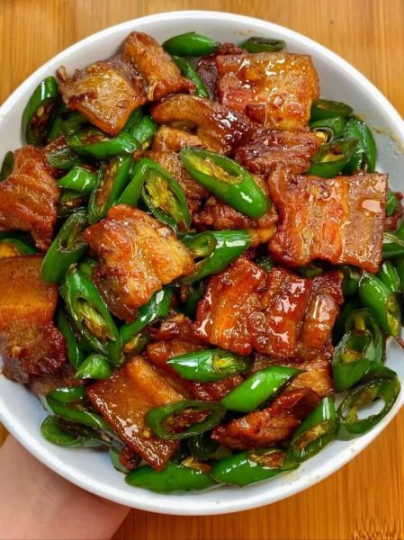 红烧回锅肉怎么做好吃又简单_家常版做法-第1张图片-山城妙识 红烧回锅肉怎么做好吃又简单_家常版做法-第1张图片-山城妙识