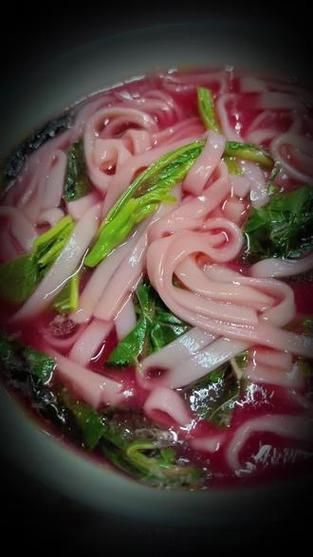 红苋菜煮面条怎么做_红苋菜面条家常做法-第1张图片-山城妙识