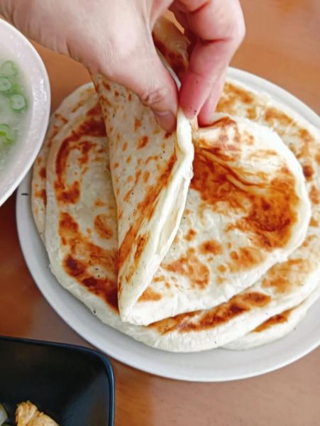 烙饼怎么和面视频_烙饼和面用冷水还是热水-第3张图片-山城妙识