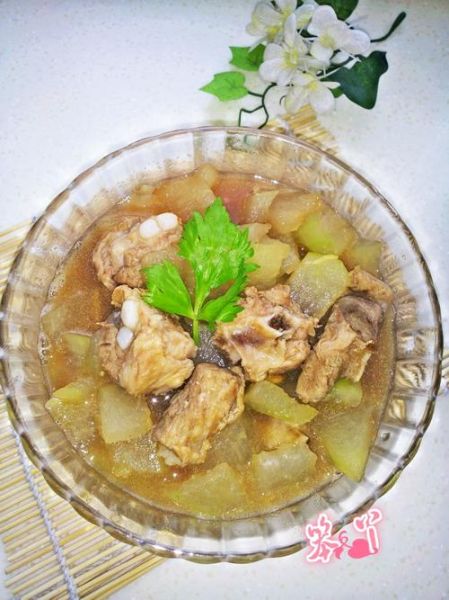 川味冬瓜烧排骨怎么做_冬瓜烧排骨要不要焯水-第3张图片-山城妙识