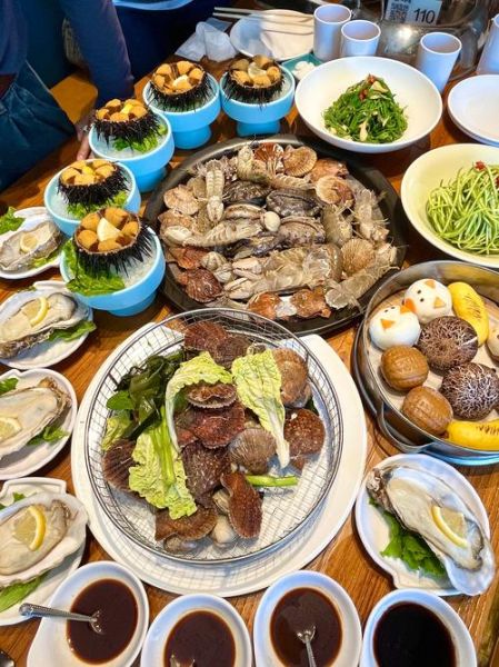 海鲜大餐怎么搭配_一桌海鲜如何摆盘-第2张图片-山城妙识