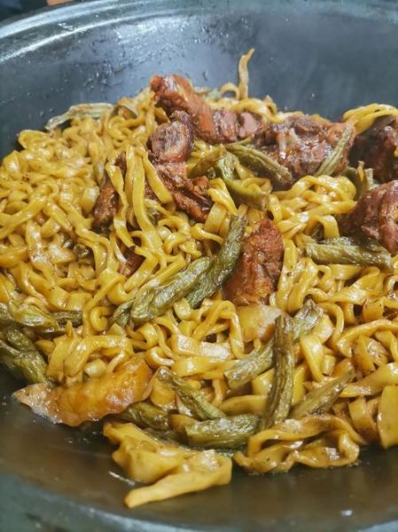 铁锅焖面怎么做_铁锅焖面家常做法-第1张图片-山城妙识