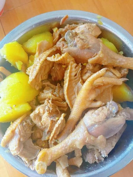 土豆干锅鸡怎么做_干锅鸡用鸡腿还是整鸡-第1张图片-山城妙识