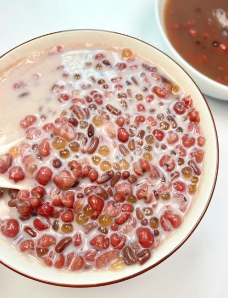 薏米和什么熬粥最祛湿_薏米粥搭配什么食材好-第2张图片-山城妙识