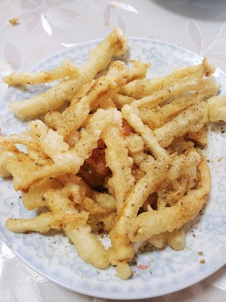 椒盐鸡腿菇怎么做_椒盐鸡腿菇热量高吗-第1张图片-山城妙识