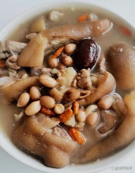 猪蹄汤怎么炖才好吃_猪蹄汤的做法步骤-第2张图片-山城妙识