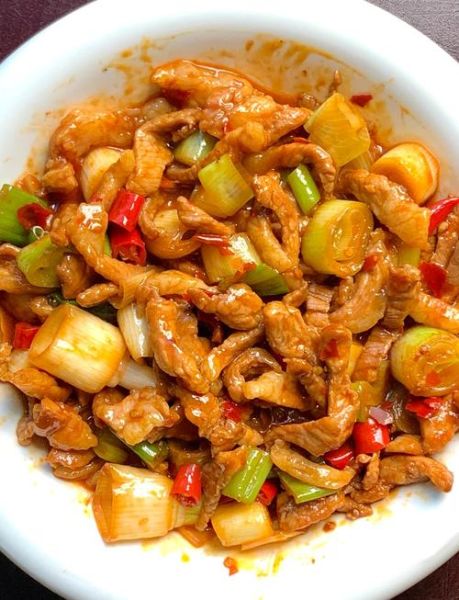 大葱炒肉怎么做_正宗做法步骤-第1张图片-山城妙识