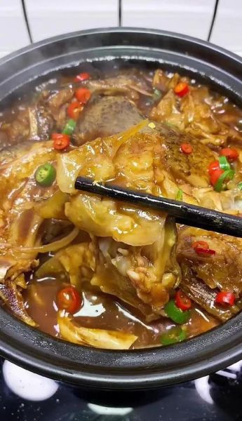 砂锅炖鱼头怎么做_砂锅鱼头汤的家常做法-第2张图片-山城妙识