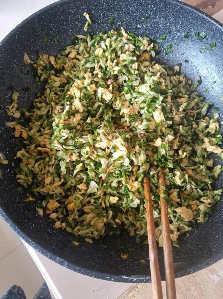 洋槐花素饺子怎么做_洋槐花素饺子馅怎么调-第2张图片-山城妙识