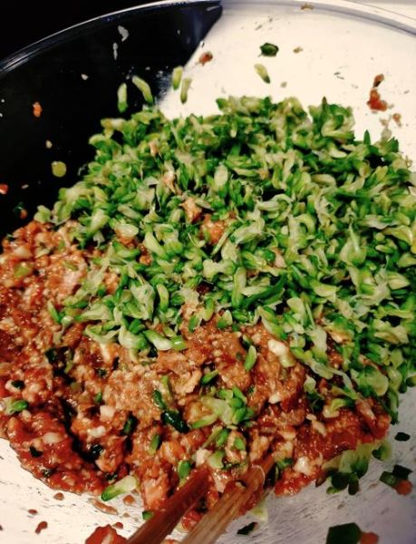 洋槐花素饺子怎么做_洋槐花素饺子馅怎么调-第1张图片-山城妙识