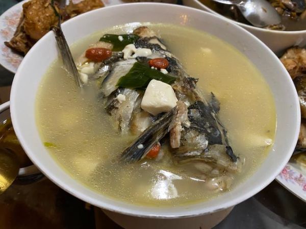 鱼头豆腐红烧怎么做_鱼头豆腐汤和红烧区别-第3张图片-山城妙识