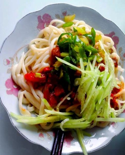 拉条子怎么拉得细又圆_拉条子怎么拉得细又圆的技巧-第2张图片-山城妙识