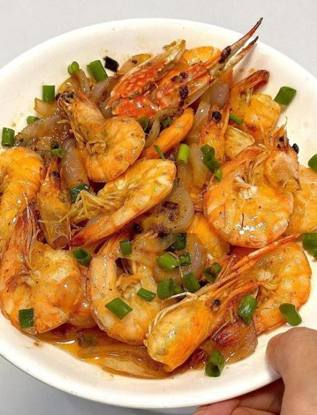 葱烧大虾怎么做_葱烧大虾最正宗的做法-第2张图片-山城妙识