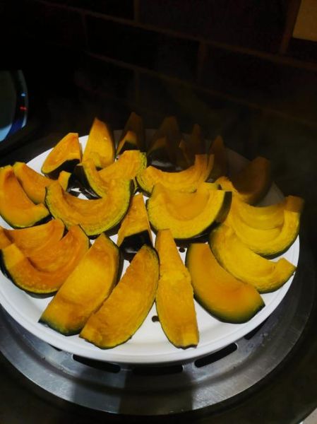 蒸南瓜最简单的做法_蒸南瓜要多久-第1张图片-山城妙识