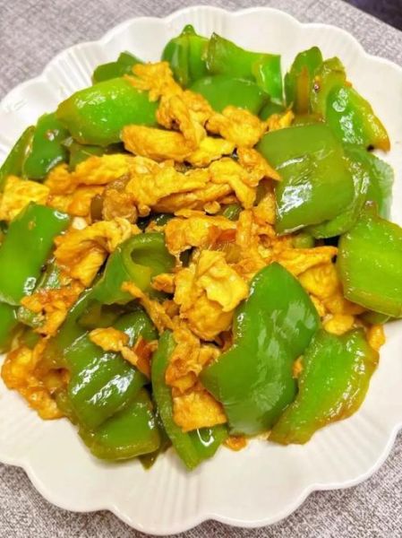 尖椒炒鸡蛋怎么做_尖椒炒鸡蛋热量高吗-第3张图片-山城妙识