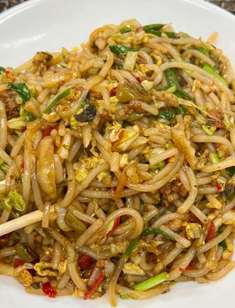 炒米线怎么不粘锅_炒米线不结坨的秘诀-第1张图片-山城妙识