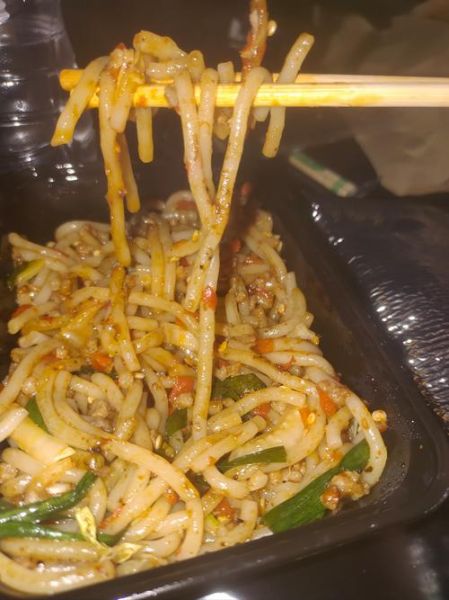 炒米线怎么不粘锅_炒米线不结坨的秘诀-第3张图片-山城妙识