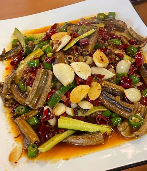 红烧鳝鱼怎么做好吃_红烧鳝鱼的家常做法窍门-第1张图片-山城妙识