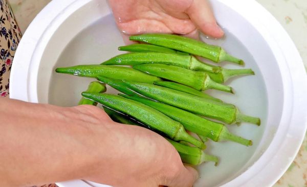 清炒秋葵需要焯水吗_焯水对口感的影响-第3张图片-山城妙识 清炒秋葵需要焯水吗_焯水对口感的影响-第3张图片-山城妙识