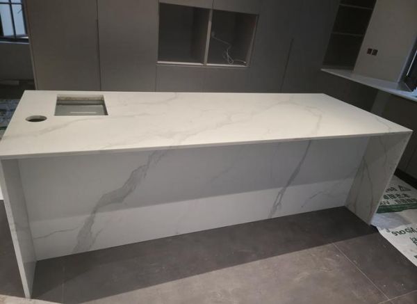 鱼肚白石英石多少钱一平_鱼肚白石英石优缺点-第1张图片-山城妙识