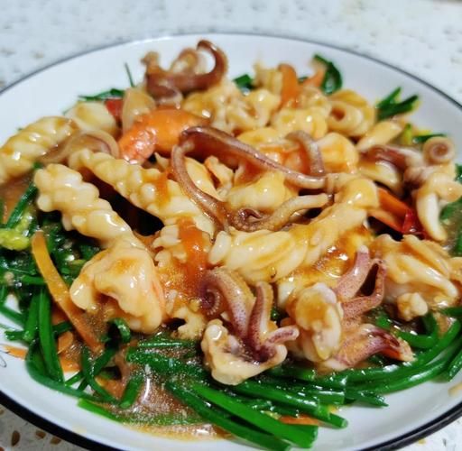 韭菜炒鱿鱼怎么炒好吃_韭菜炒鱿鱼的家常做法-第1张图片-山城妙识