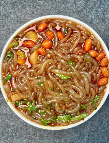 正宗酸辣粉怎么做_酸辣粉配方比例是多少-第1张图片-山城妙识 正宗酸辣粉怎么做_酸辣粉配方比例是多少-第1张图片-山城妙识