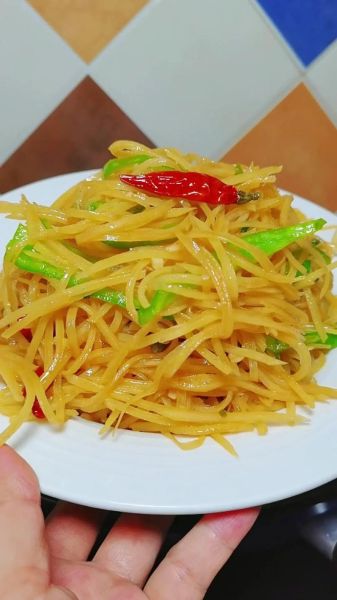 清炒土豆丝放什么调料_清炒土豆丝怎么调味-第1张图片-山城妙识 清炒土豆丝放什么调料_清炒土豆丝怎么调味-第1张图片-山城妙识
