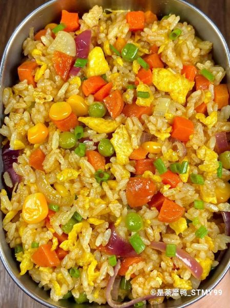 咖喱炒饭怎么做_咖喱炒饭做法视频-第1张图片-山城妙识