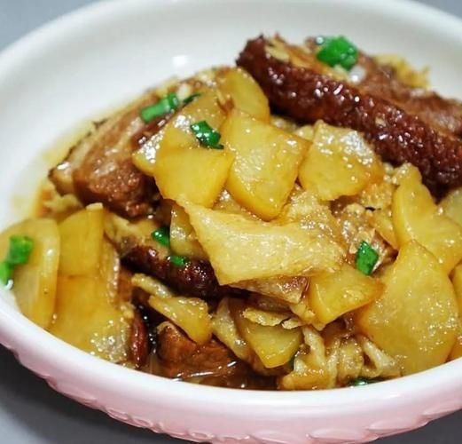 马铃薯炒肉怎么炒好吃_家常做法步骤详解-第1张图片-山城妙识