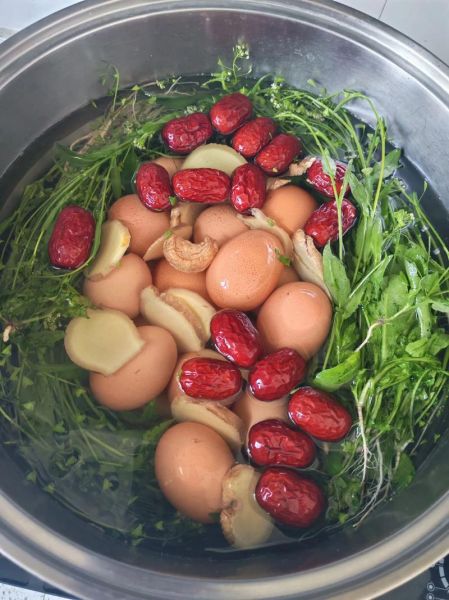 三月三煮鸡蛋用什么野菜_荠菜花地菜做法-第1张图片-山城妙识