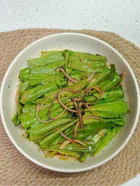 芝麻酱拌油麦菜怎么做_芝麻酱拌油麦菜热量高吗-第1张图片-山城妙识