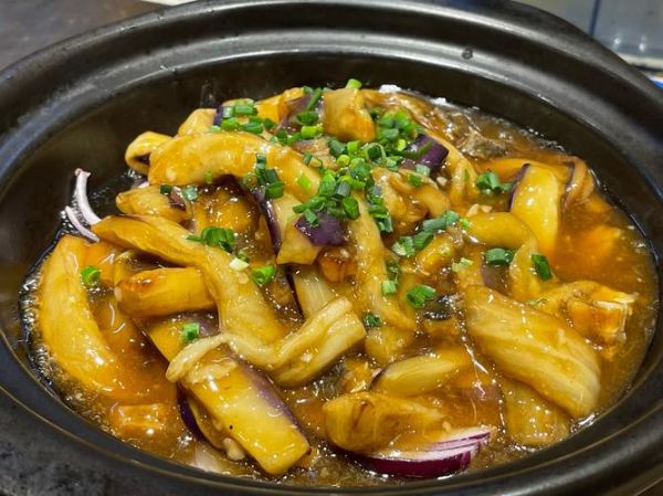 砂锅咸鱼茄子煲怎么做_茄子不吸油技巧-第3张图片-山城妙识