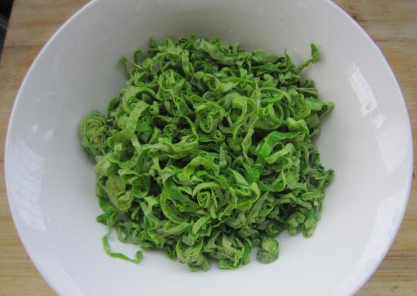 凉拌薄荷叶怎么做好吃_薄荷叶凉拌要不要焯水-第3张图片-山城妙识