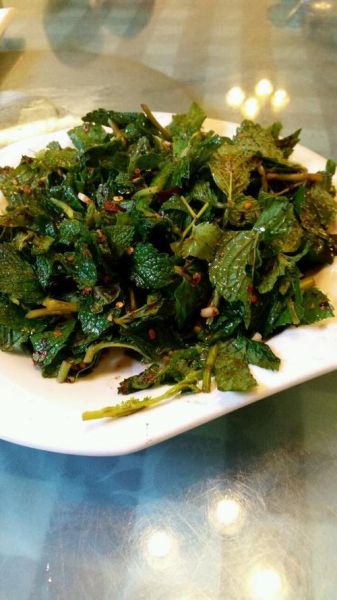 凉拌薄荷叶怎么做好吃_薄荷叶凉拌要不要焯水-第2张图片-山城妙识