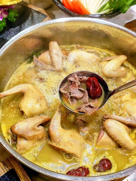 鸽子炖汤和什么搭配最好_鸽子汤放什么食材最营养-第1张图片-山城妙识