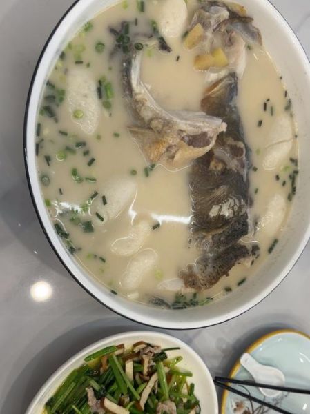 怎样炖大花鲢鱼汤好喝_大花鲢鱼汤去腥技巧-第1张图片-山城妙识 怎样炖大花鲢鱼汤好喝_大花鲢鱼汤去腥技巧-第1张图片-山城妙识