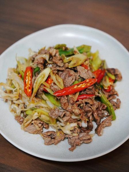 葱爆牛肉怎么做_家常葱爆牛肉做法-第3张图片-山城妙识